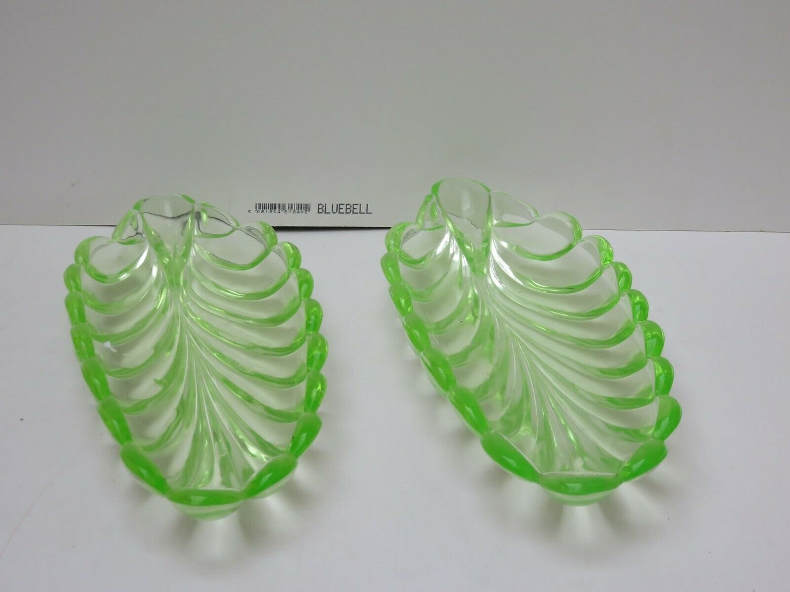 Vintage verde plomo diseño vidrio prensado que sirve platos 1 1/2 84DG ...