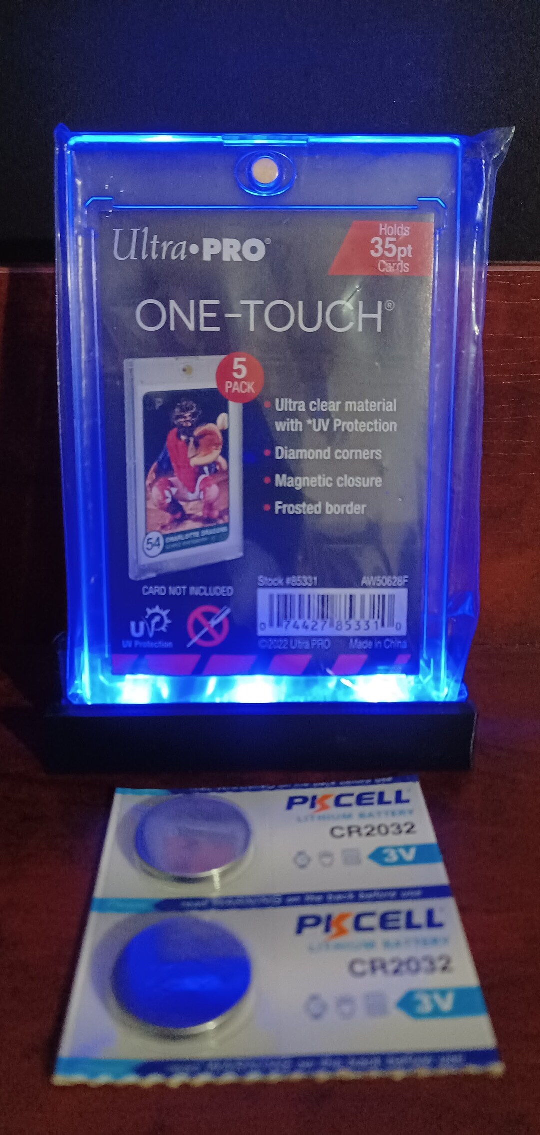 2 Pack - LED Card Stands With 35pt One-touch Cases, and Batteries ...