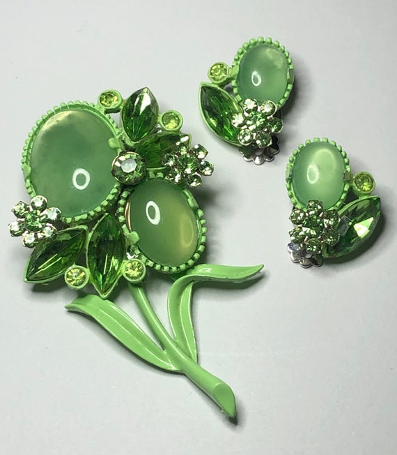 vintage unusual brooch with - Gem