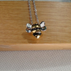 Bumble Bee Necklace for Women Pendant, Silver Plated Necklace Chain 18 ...