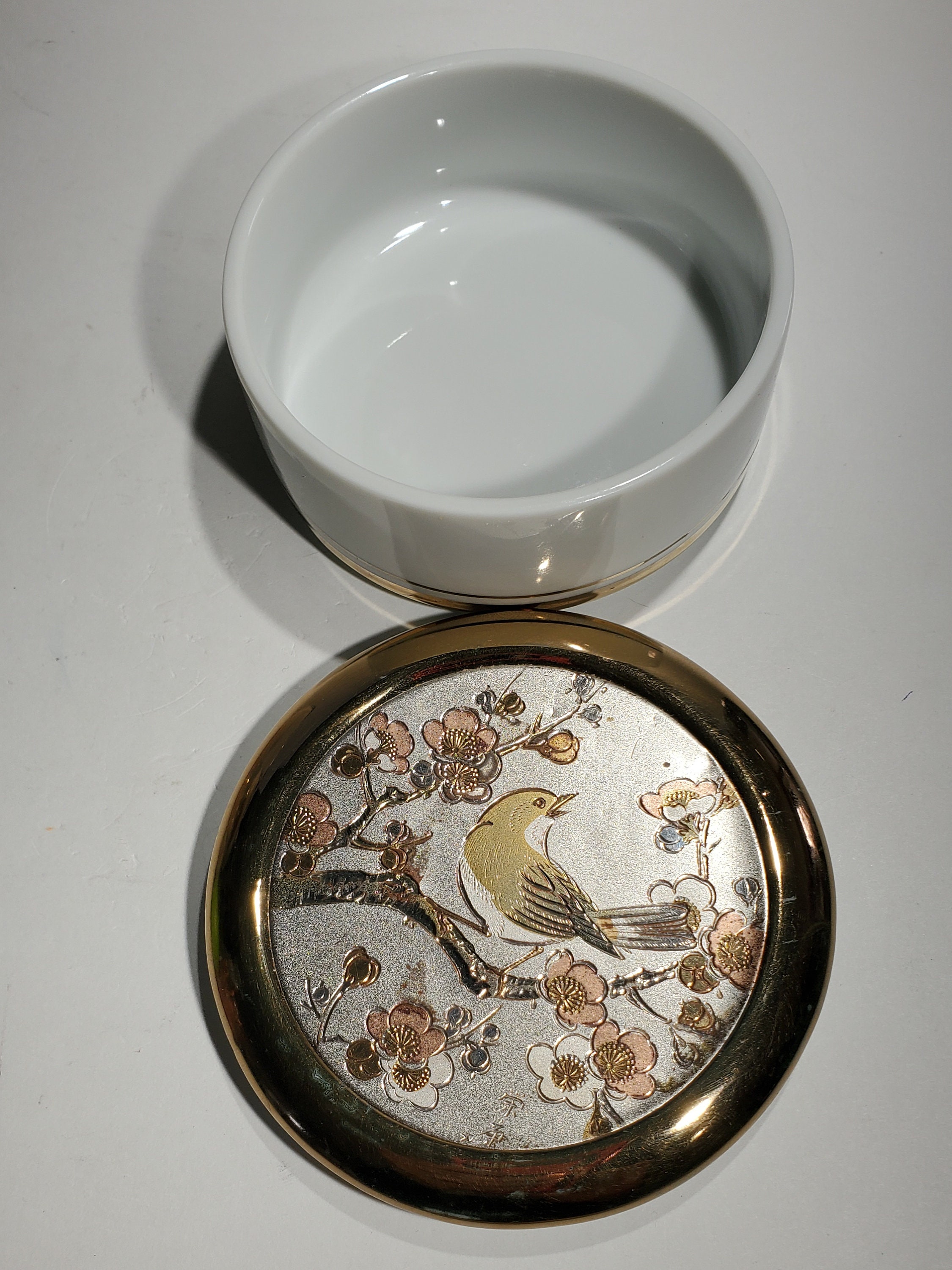 Art of Chokin Japanese 24k Gold Trimmed Trinket Box Round Porcelain ...