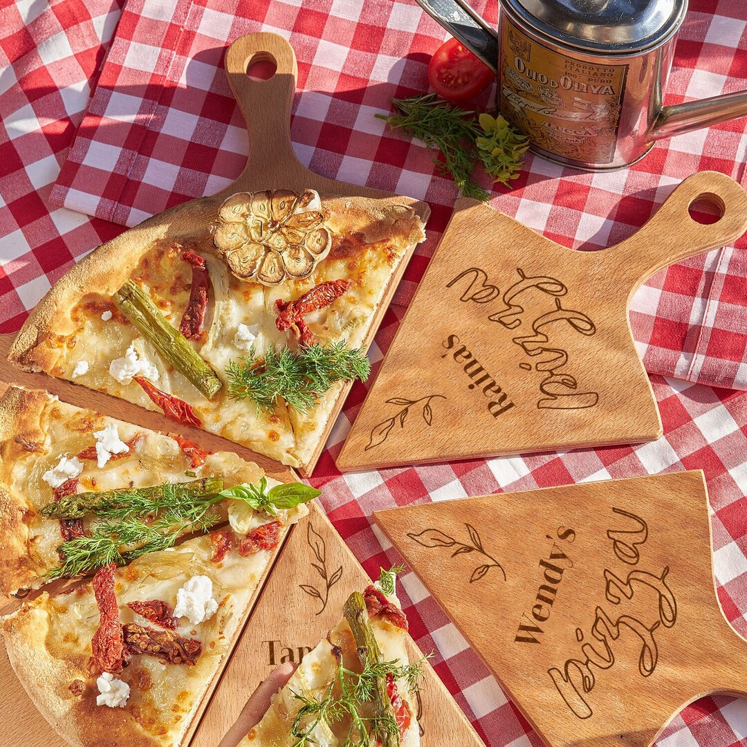 Personalized Pizza Serving Board, Custom Name on Pizza Serving Tray ...