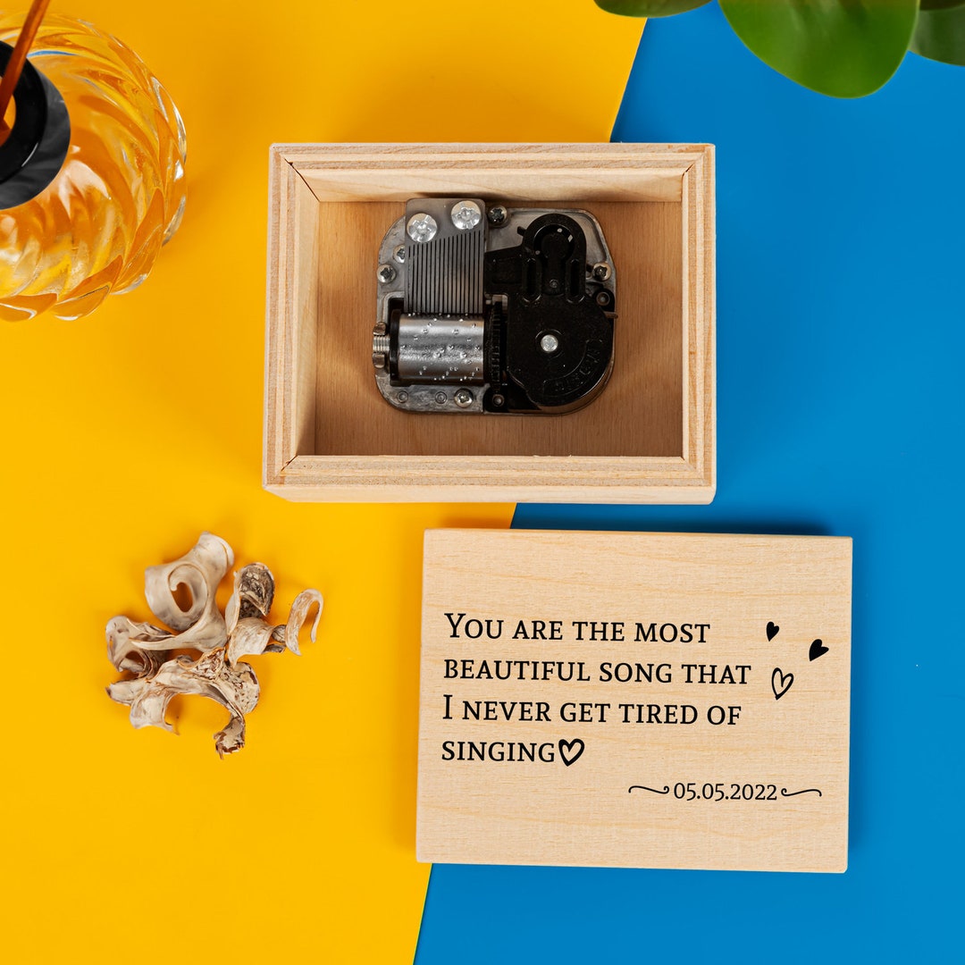 Music Box With Custom Song, Gifts for Boyfriend, Girlfriend, Couples ...