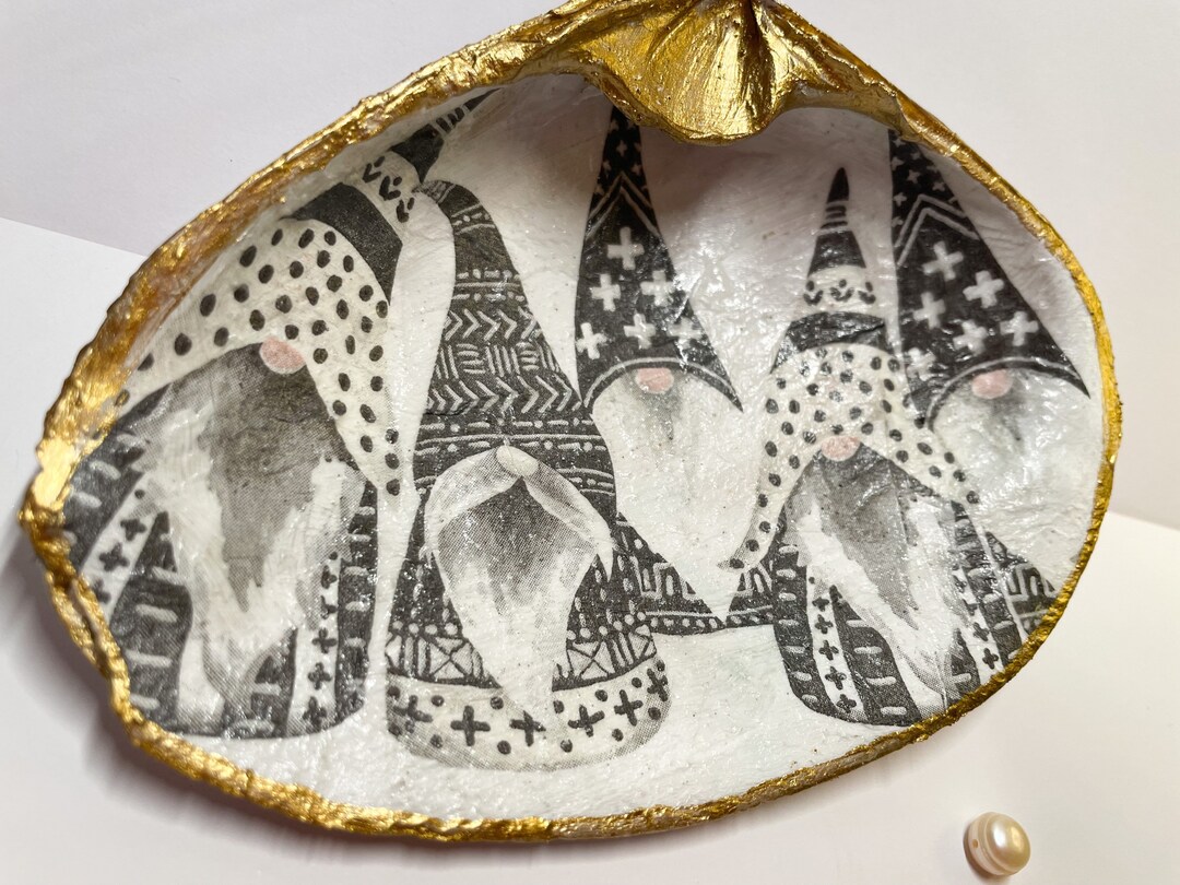 Gnomes . Decoupage Clam Shell. - Etsy