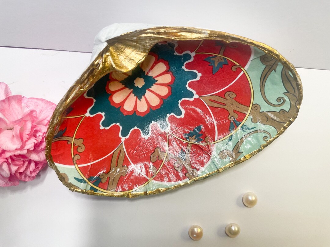 Happy Shell. Decoupage Clam Shell. - Etsy