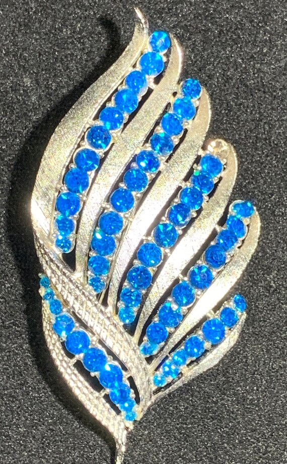 stunning vintage bright blue - Gem