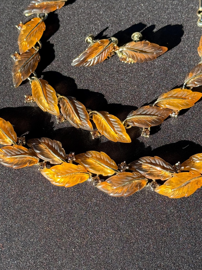 Vintage Lisner Amber Brown Thermoset Leaf Parure 3 Piece Set Earrings ...