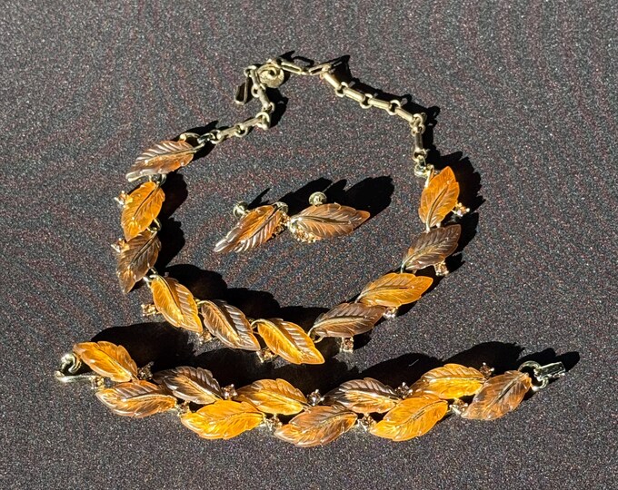 Vintage Lisner Amber Brown Thermoset Leaf Parure 3 Piece Set Earrings ...