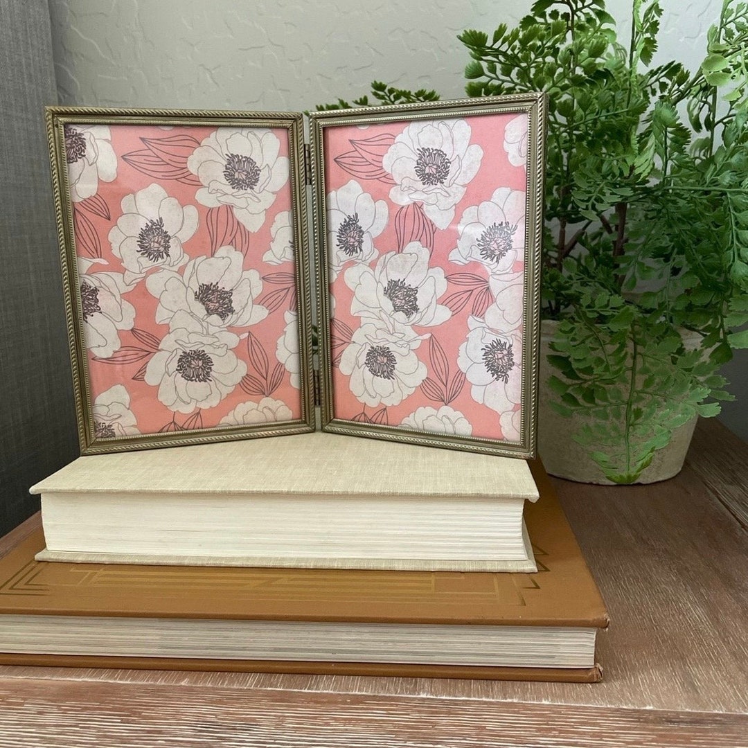 Vintage Brass Bi Fold 4x6 Photo Frame - Etsy