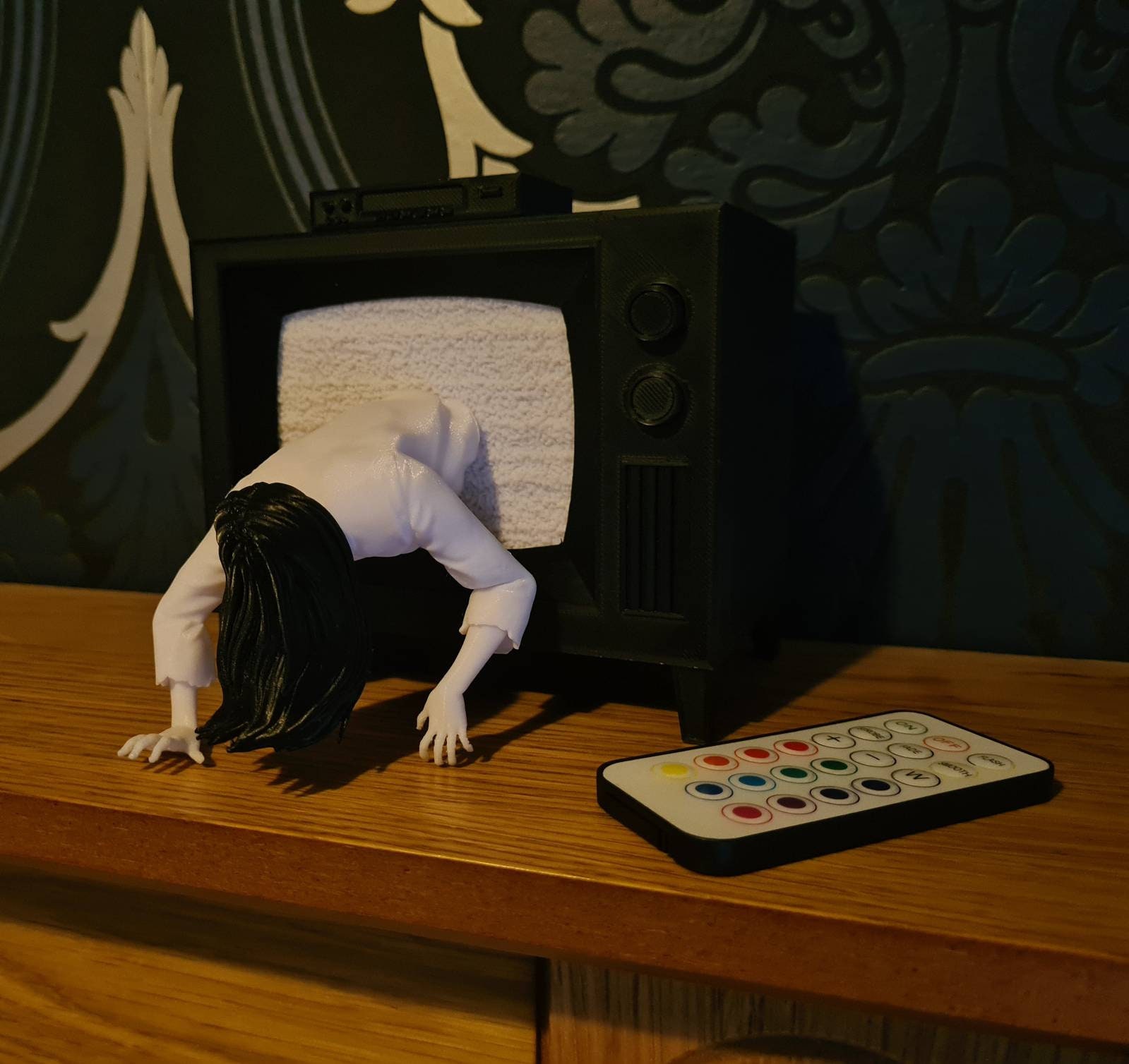 Samara/sadako TV Scene Model With Lights the Ring Movie - Etsy