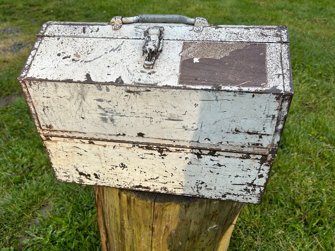 Vintage Metal Toolbox - Etsy