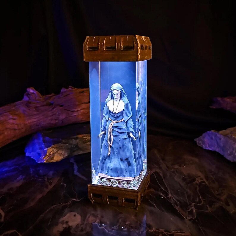 Horror Valak the Conjuring the Nun Epoxy Resin Lamp Art, Night Light ...