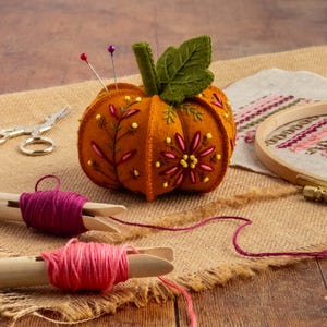 Felt Pumpkins Embroidery Pattern Bundle, DIY Wool Felt Ornaments or Pin ...