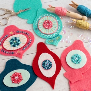 Felt Christmas Baubles Embroidery Pattern, DIY Holiday Décor, Set of ...
