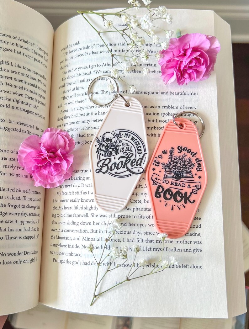 Book Keychain, Retro Motel Keychain, Book Lover Motel Keychain, Bookish ...
