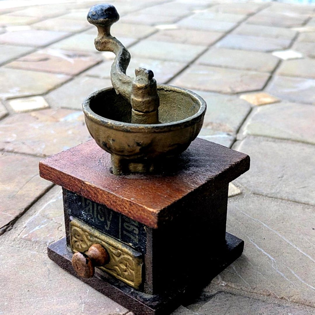 Daisy Toy Coffee Grinder - Etsy