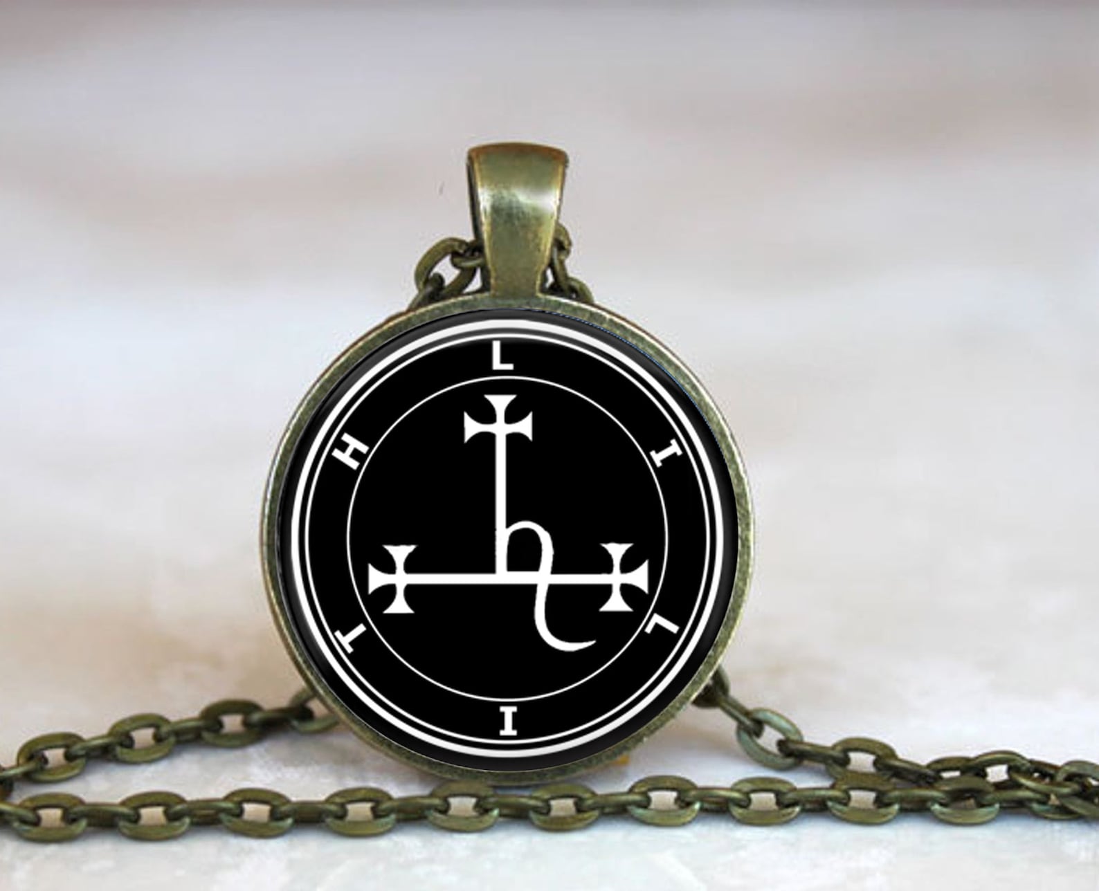 Lilith Satanic Occult Seal Sigil Collier Lilith Witchcraft - Etsy France