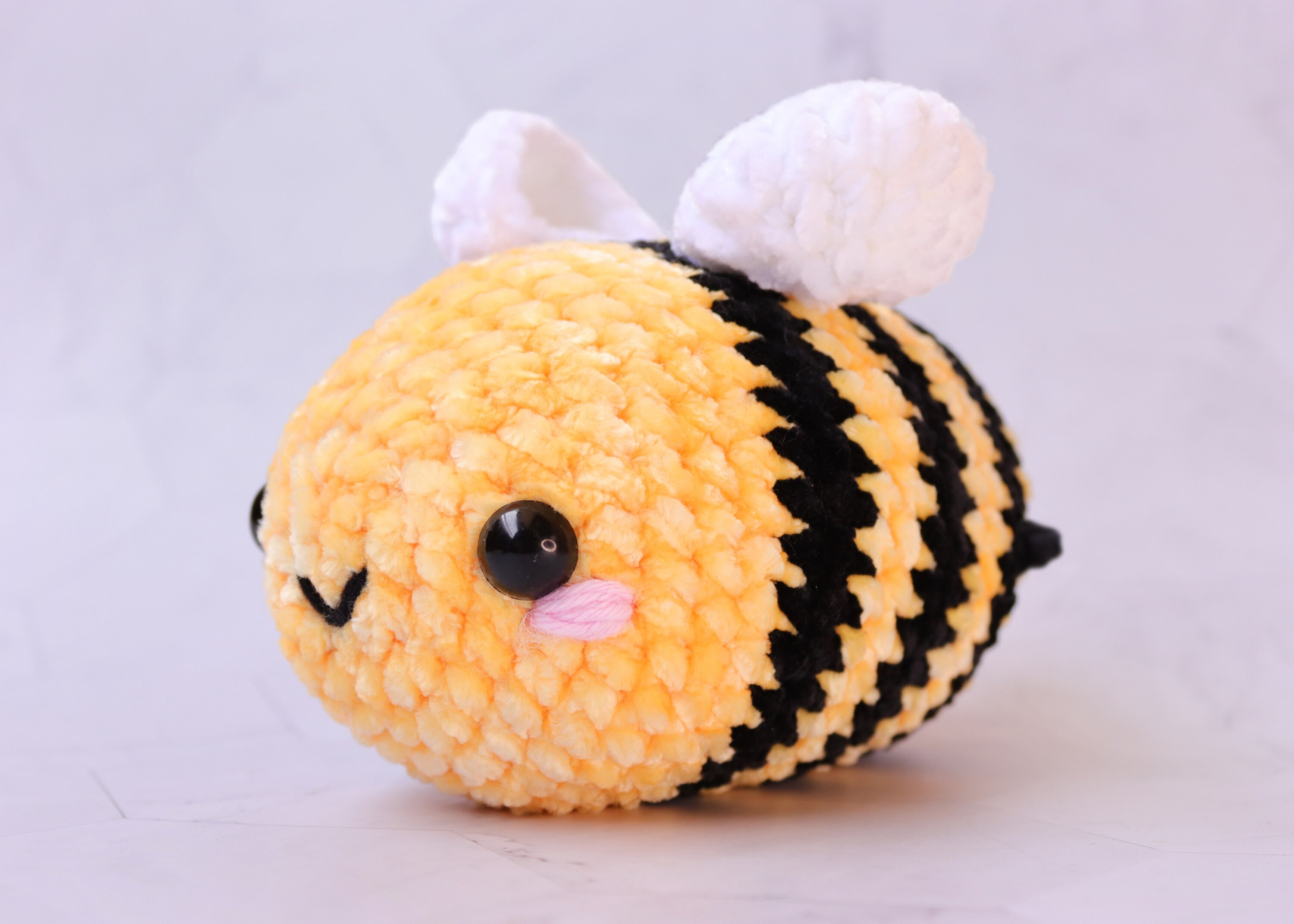 Velvet Bee Amigurumi Chunky Chenille Bee Plushie Crochet - Etsy
