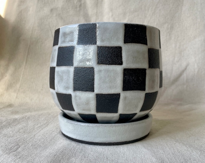 Checkered Black and White Planter Pot With Saucer - Handmade - Ceramic ...