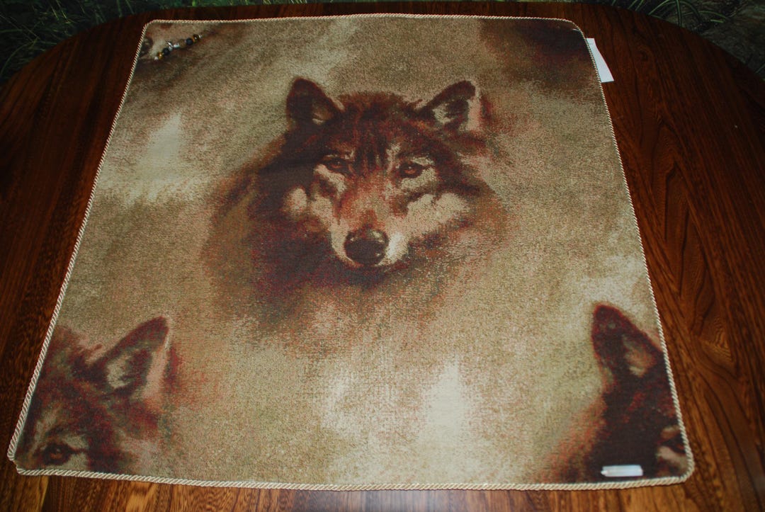 Spirit Guide Wolf- Spiritual Reading, Divination, Tarot Cloth - Etsy
