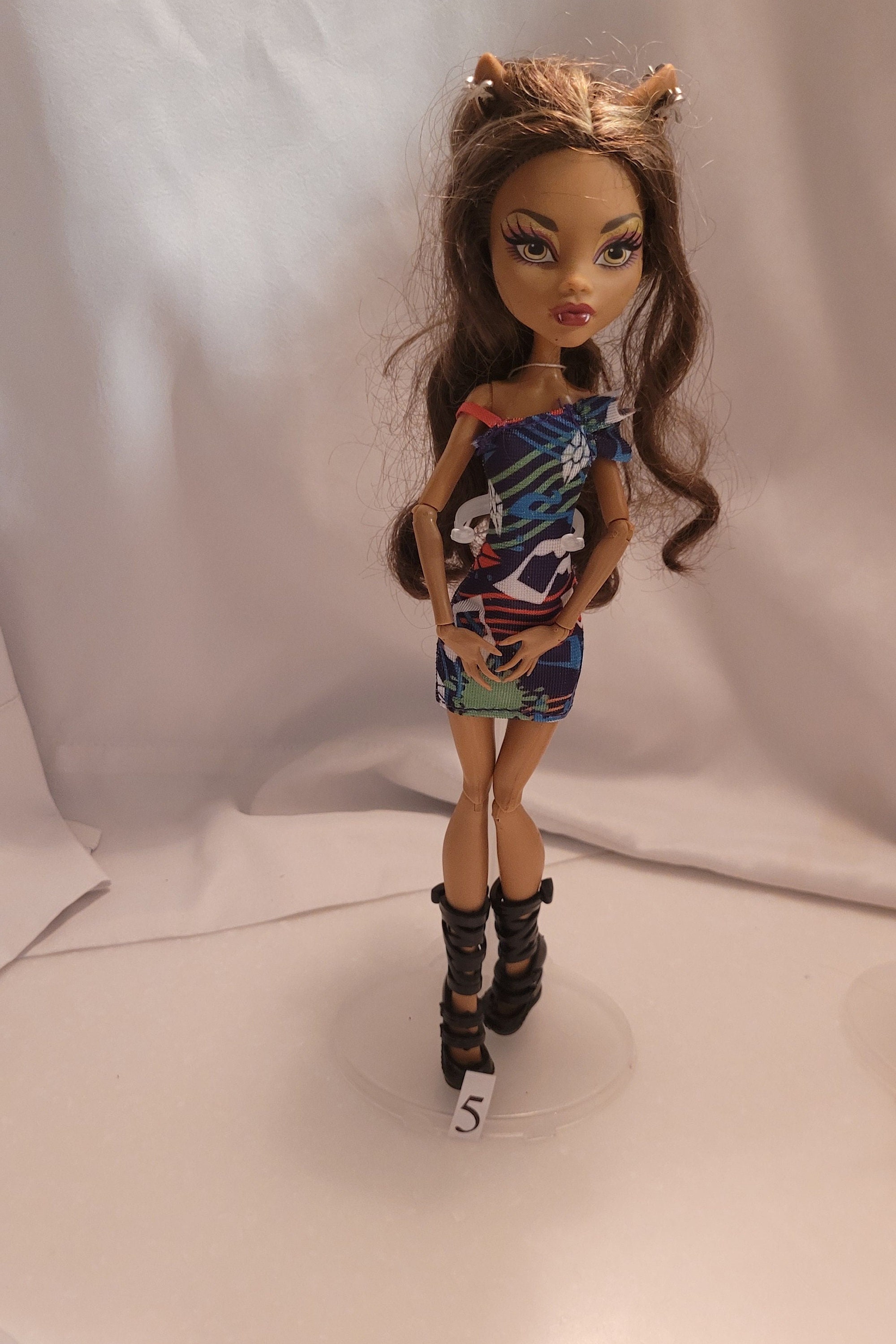 Monster High -G1 2008. First Wave. Clawdeen Wolf. Number 1-with Black ...