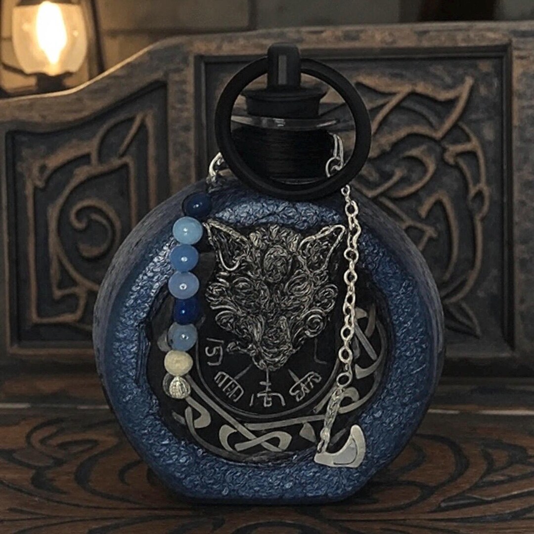 Viking Flask: Wolf Head - Norse Whiskey, Flask, Pirate, Cosplay ...