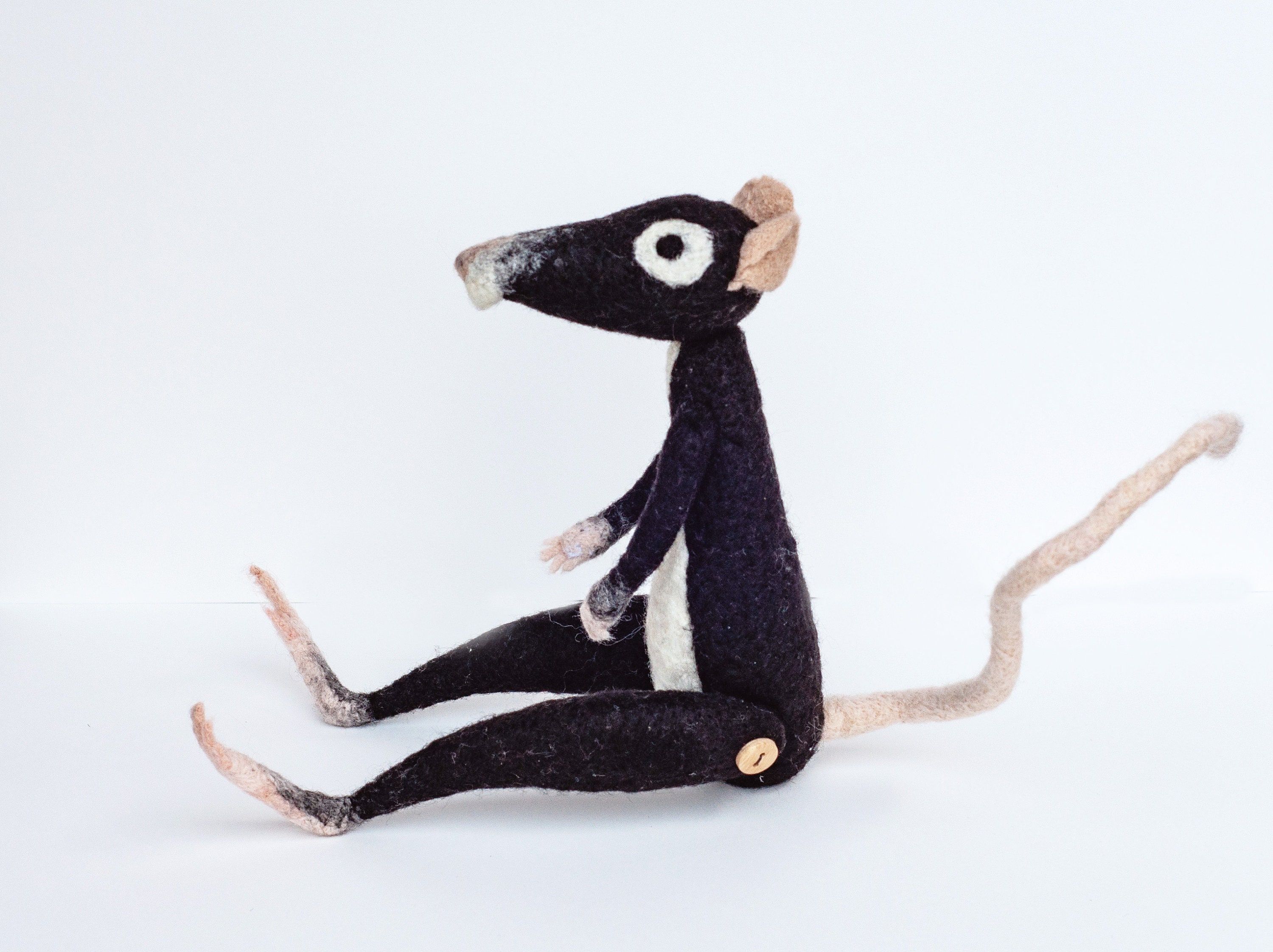 Needlefelted rat art doll vegan friendly - Etsy España