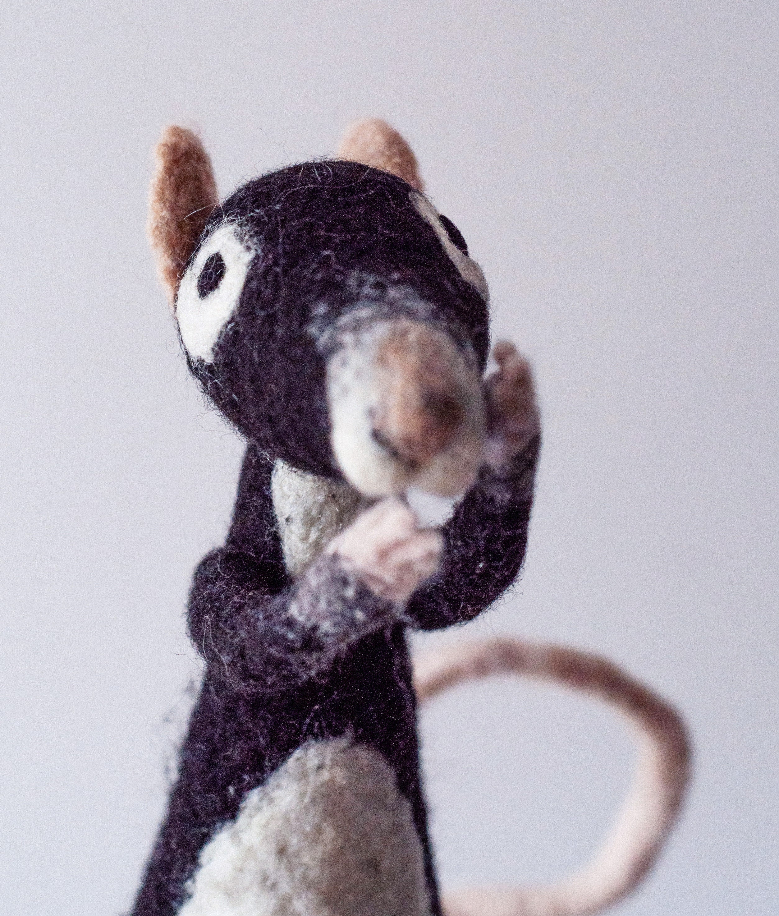 Needlefelted rat art doll vegan friendly - Etsy España