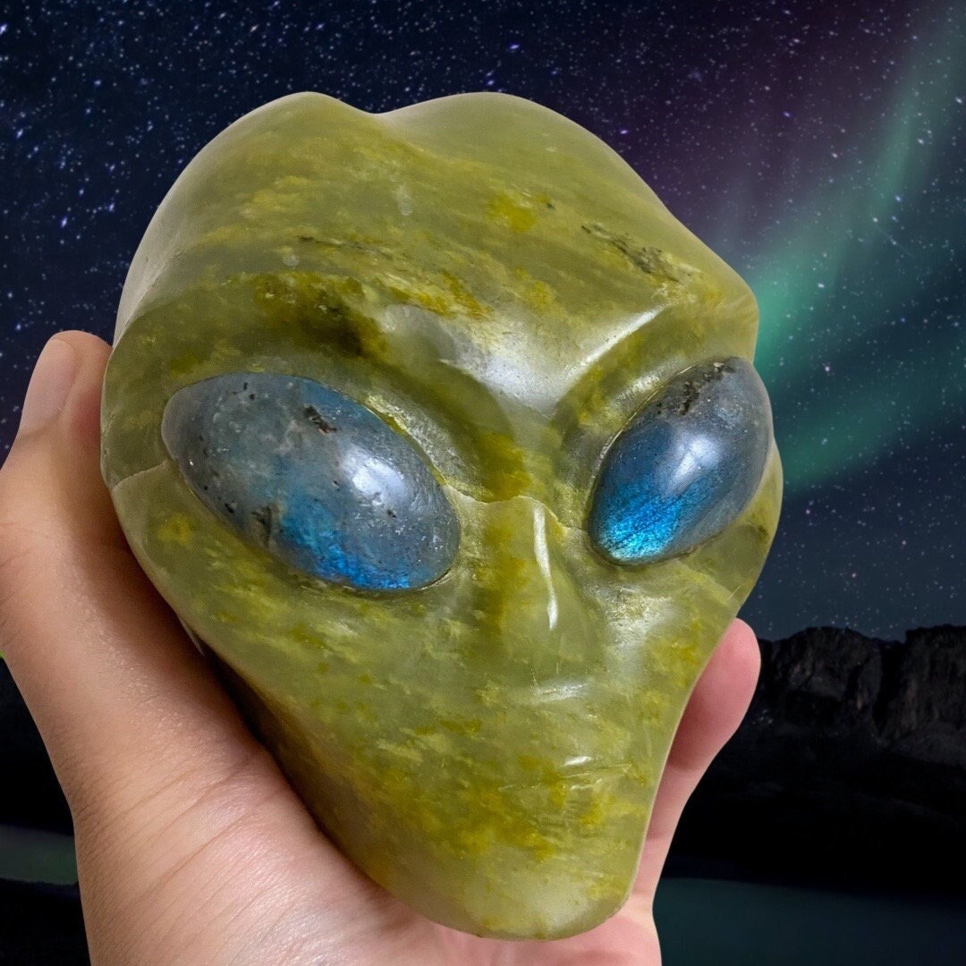 Serpentine Alien Head Carving | Crystal Star Being | Gemstone Alien ...