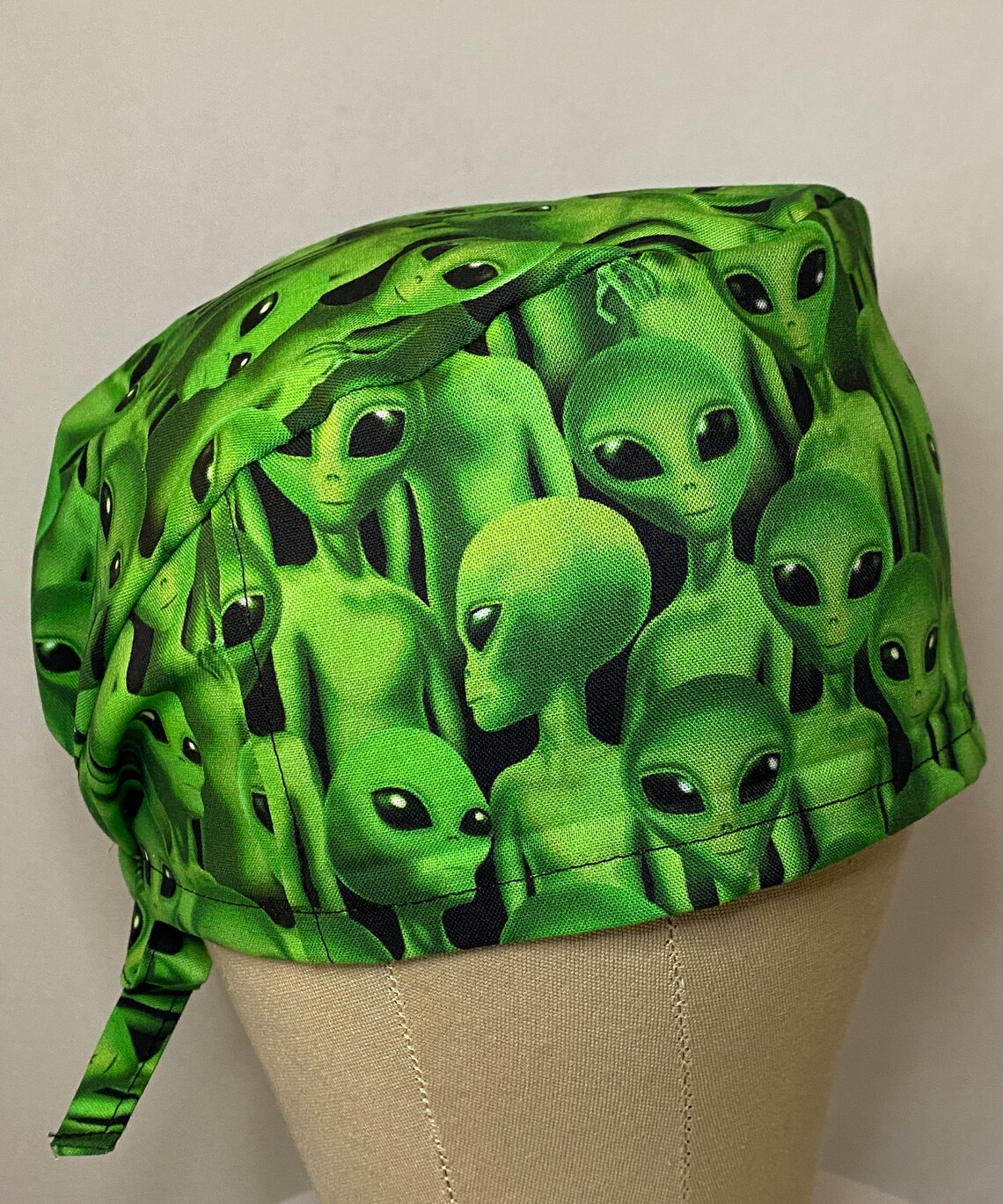 SCRUB CAP: Green Alien Scrub Cap Alien Scrub Cap Fun Scrub | Etsy