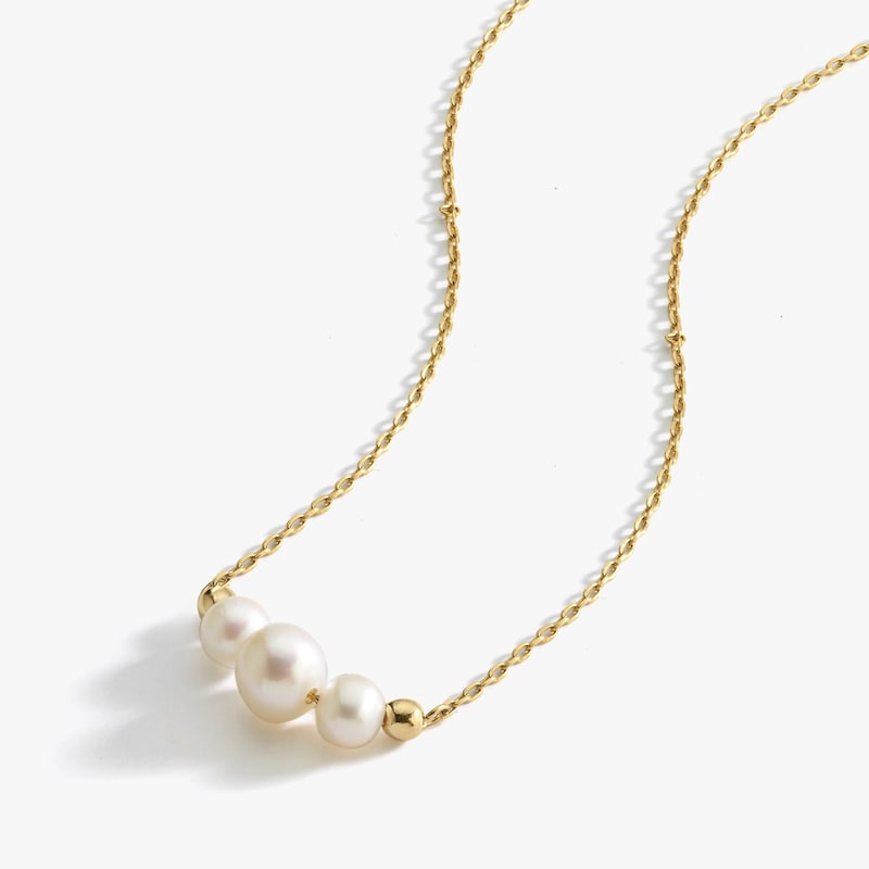 Three Pearl Necklace - Etsy