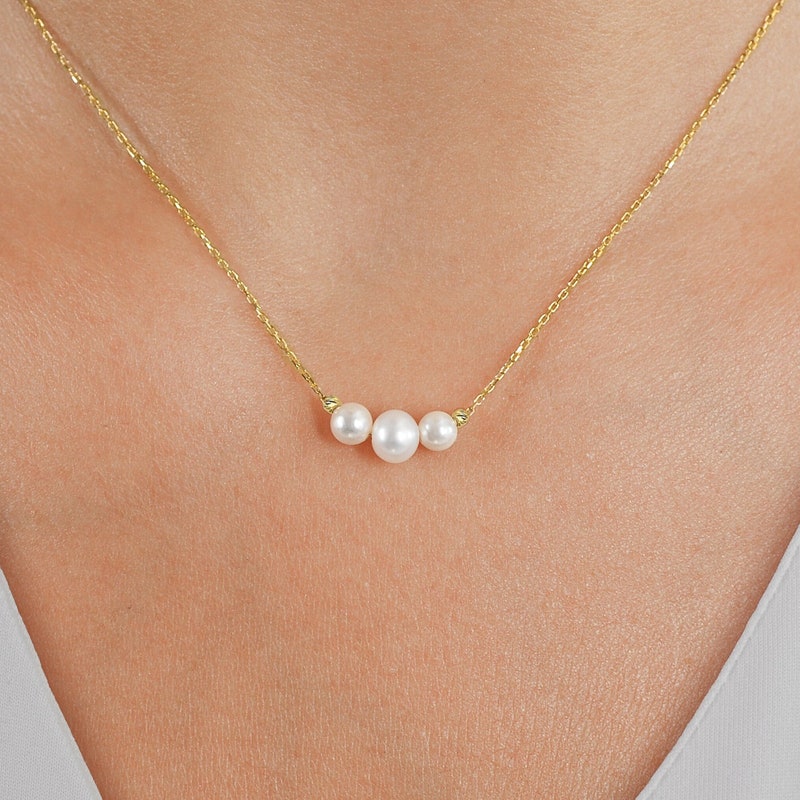 Three Pearl Necklace - Etsy