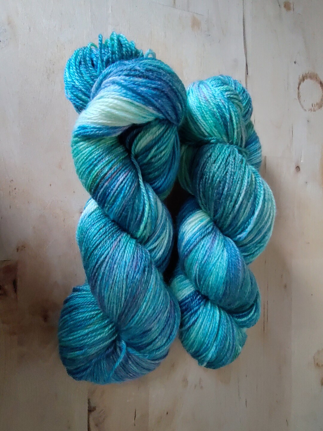 Hand Dyed Yarn - Princess Celestia / Laine teinte à la main - Princesse ...