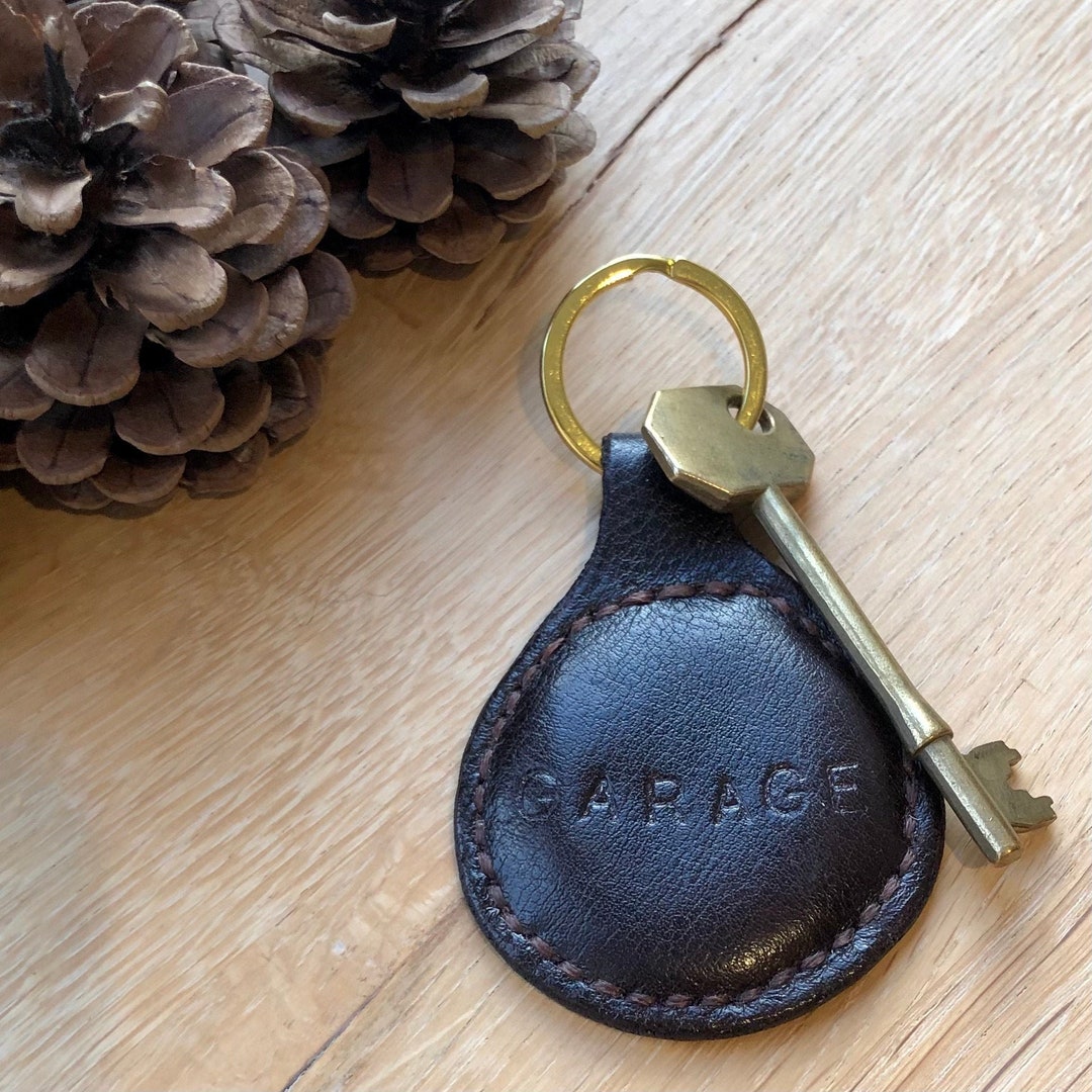Round Leather 'garage' Keyring - Etsy