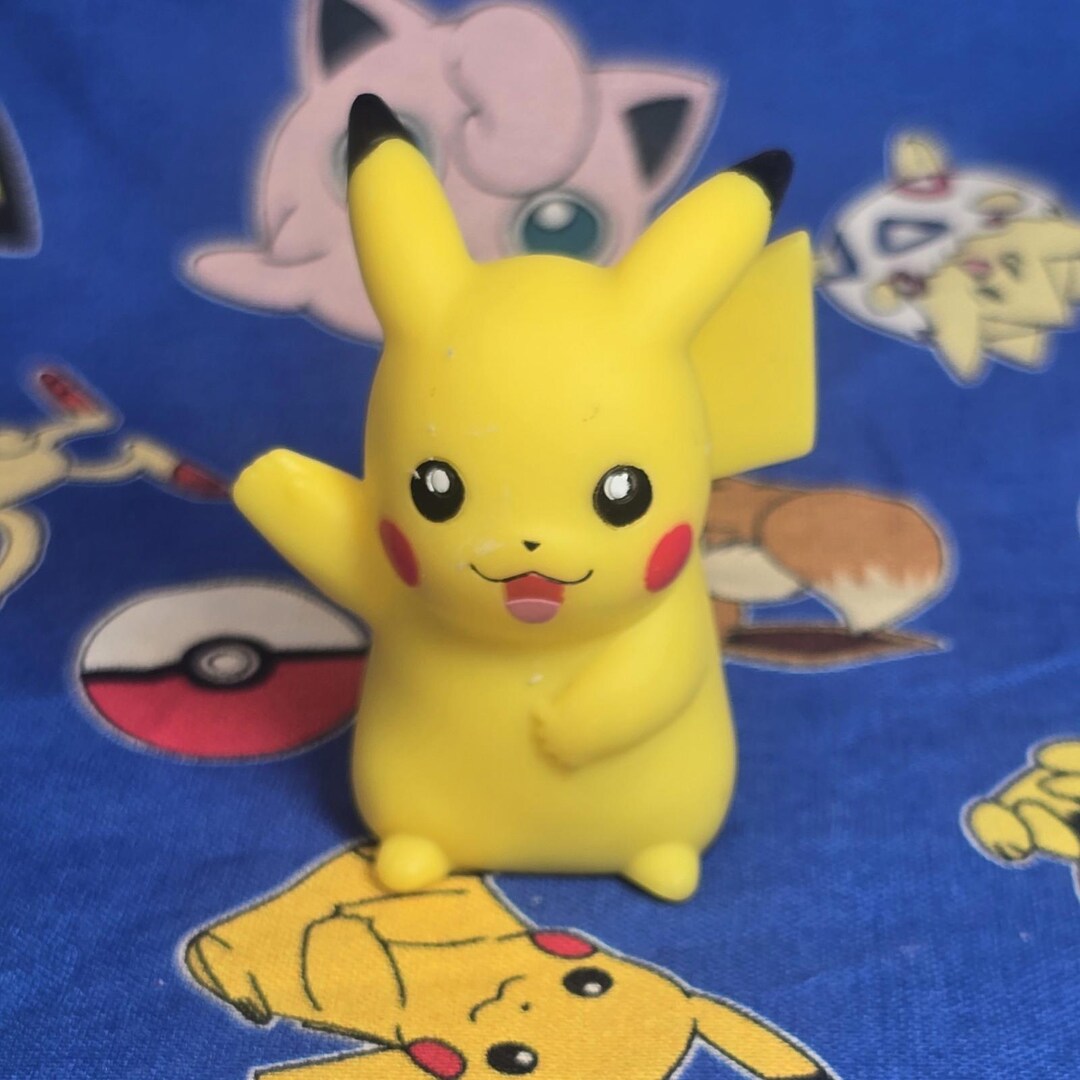 Pokemon Pikachu Waving Figure Finger Puppet 2014 Nintendo Bandai PVC ...