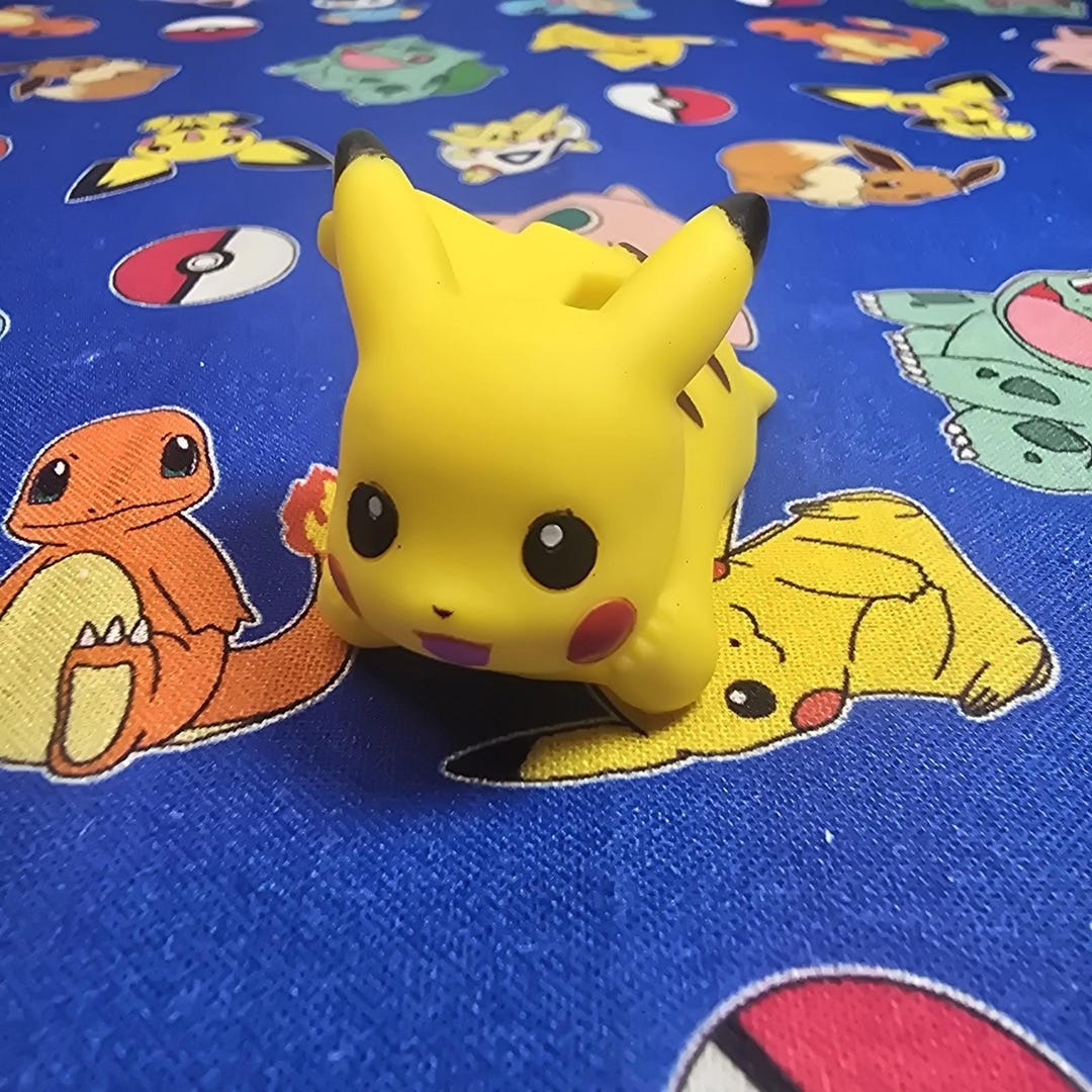 Pokemon Pikachu Figure Finger Puppet 2011 Nintendo Bandai PVC Japan US ...