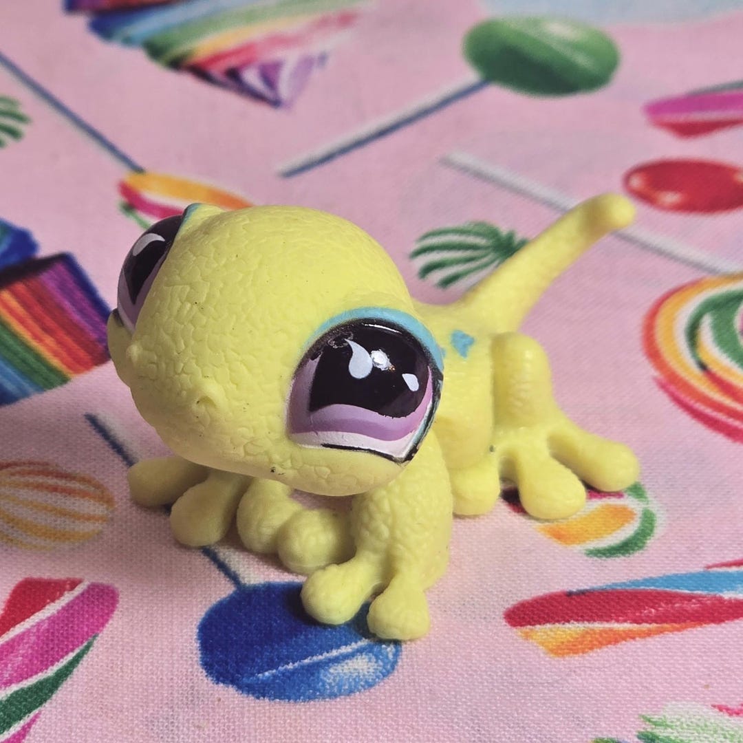 Littlest Pet Shop Authentic LPS #596 Yellow Gecko Lizard Purple Tear ...