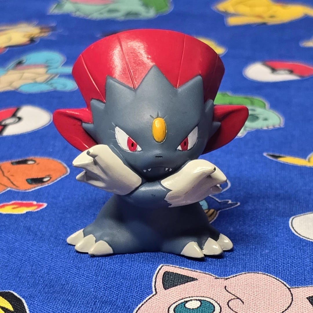 Pokemon Weavile Figure Finger Puppet 2005 Nintendo Bandai PVC Japan USA ...