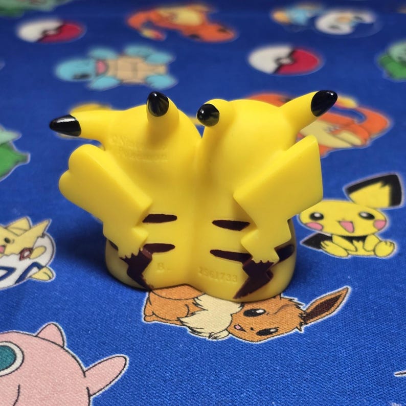 Pokemon Pikachu Male & Female Figure Finger Puppet B 2020 Nintendo ...