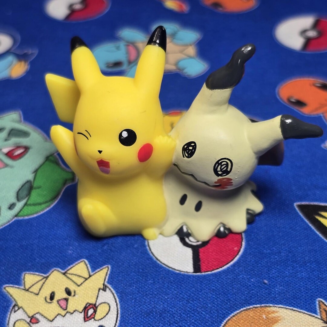 Pokemon Pikachu & Mimikyu Figure Finger Puppet 2021 Nintendo Bandai ...
