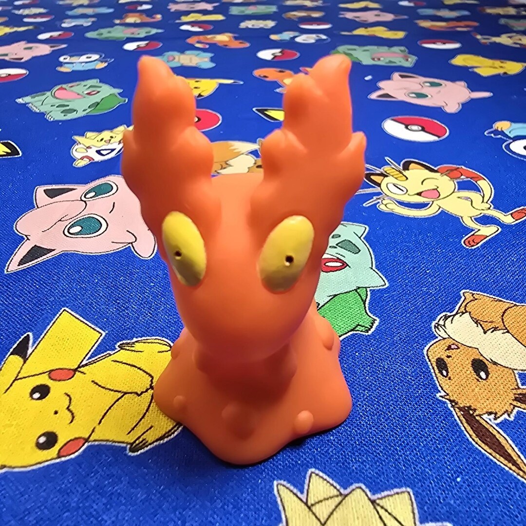 Pokemon Slugma Figure Finger Puppet 2000 Nintendo Bandai PVC Vintage ...