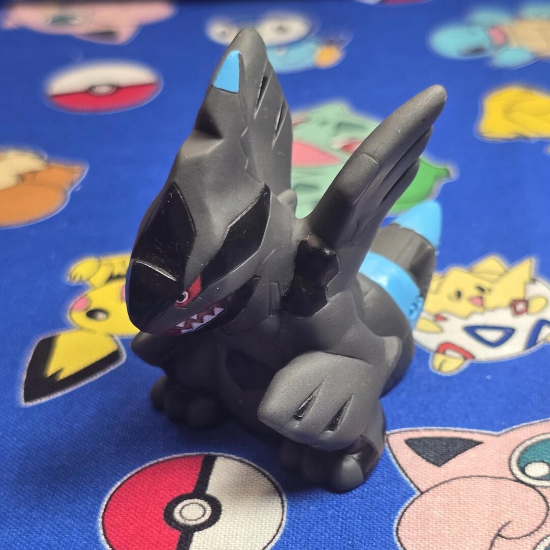 Pokemon Zekrom Figure Finger Puppet 2010 Nintendo Bandai PVC Japan USA ...