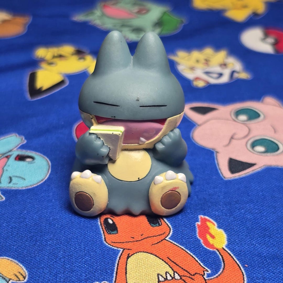 Pokemon Munchlax Figure Finger Puppet 2005 Nintendo Bandai PVC Vintage ...
