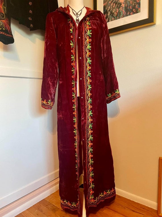 60s/70s Woodstock Era Velvet Embroidered Coat/Hippie/… - Gem