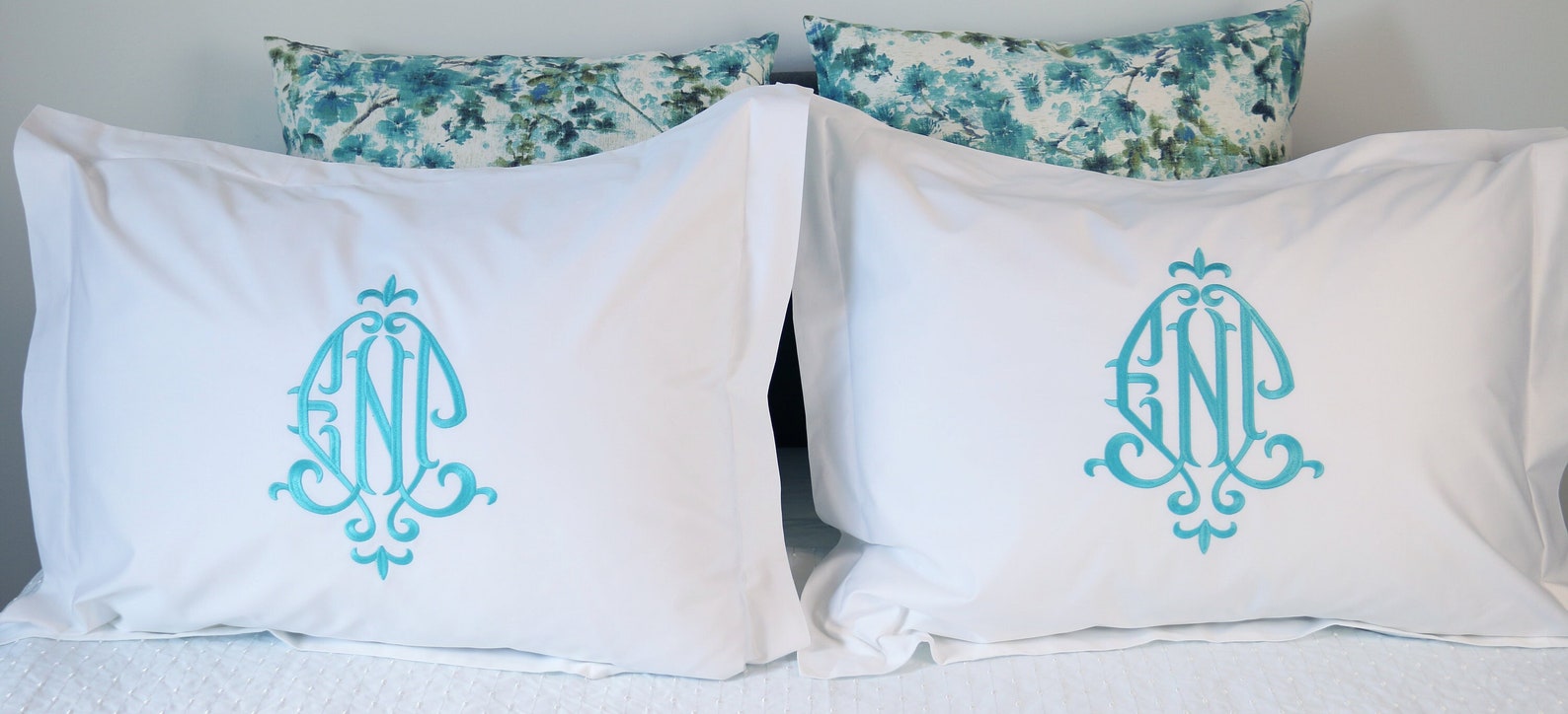 Set of 2 Monogrammed Pillow Shams / 100% Cotton / Embroidered - Etsy