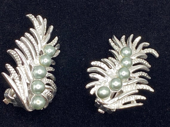 Vintage Sarah Coventry 1960s/1970s silver-tone and gr… - Gem