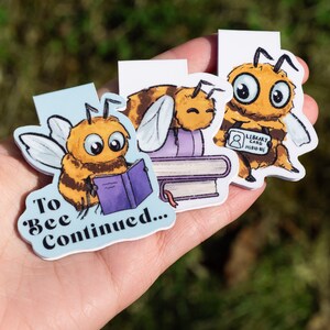 Bee Magnetic Bookmark || Bee Sleeping on Books || Book Lover, Bookish ...