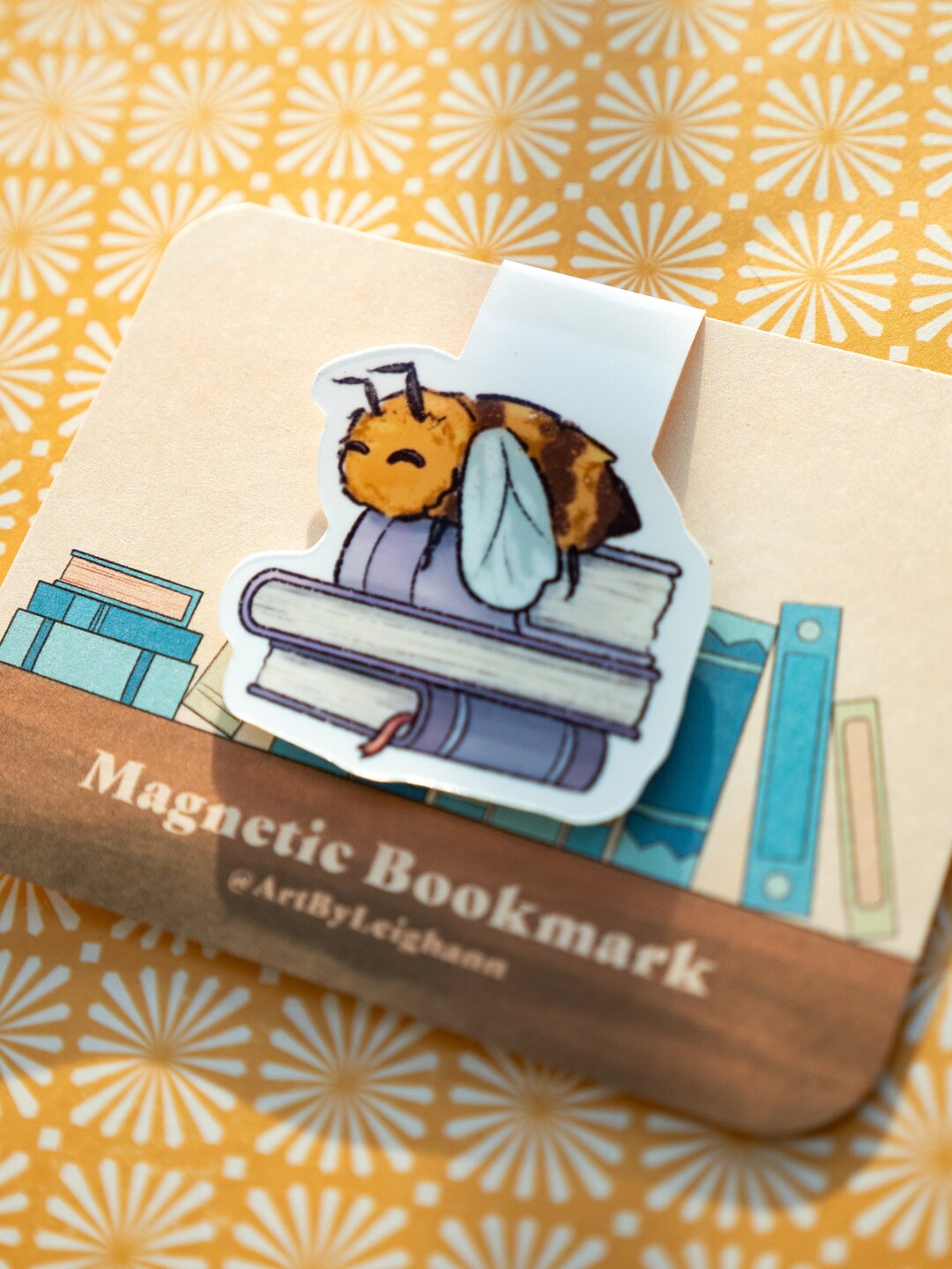 Bee Magnetic Bookmark Bee Sleeping on Books Book Lover - Etsy