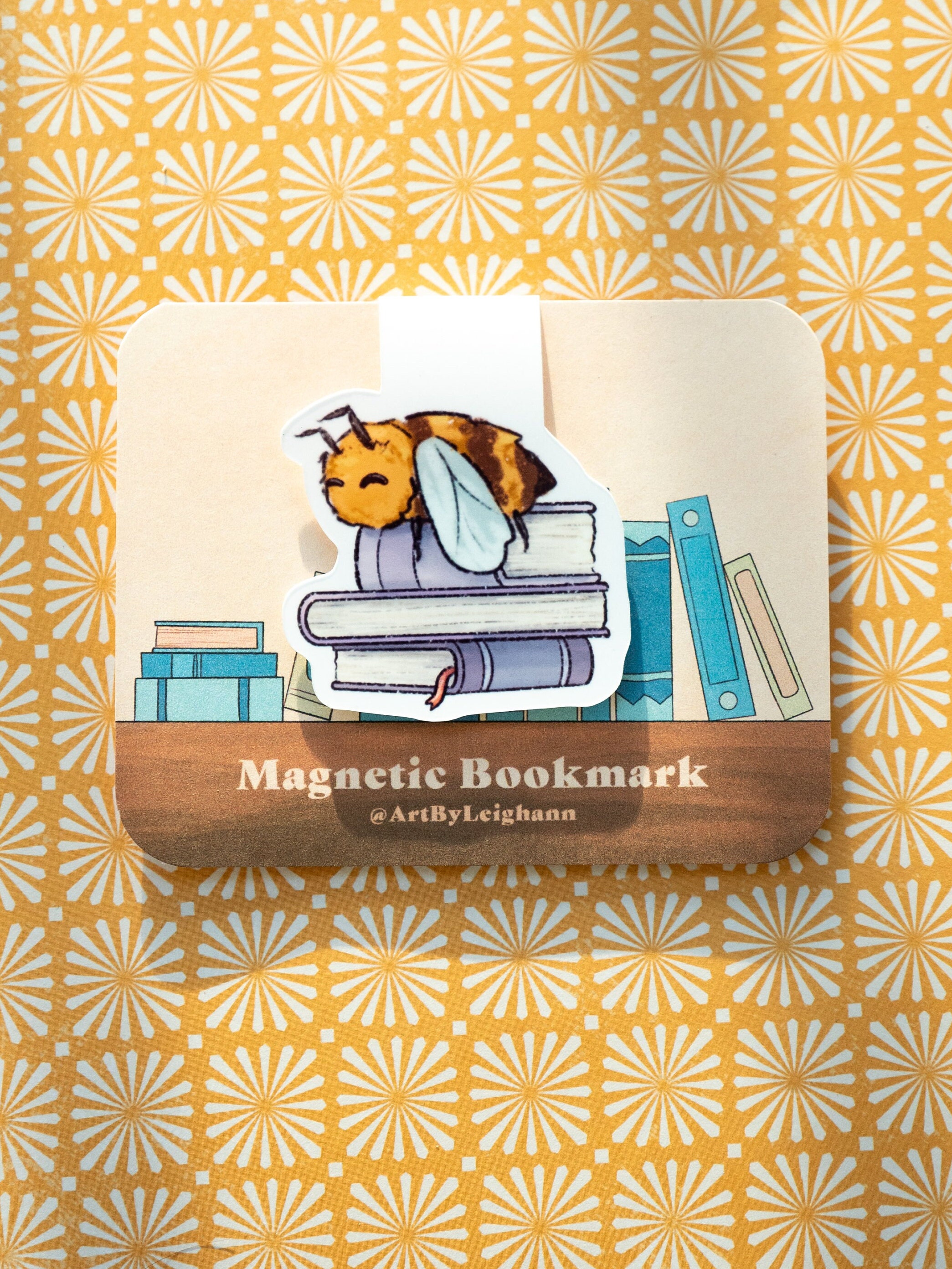 Bee Magnetic Bookmark Bee Sleeping on Books Book Lover - Etsy