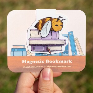 Bee Magnetic Bookmark || Bee Sleeping on Books || Book Lover, Bookish ...